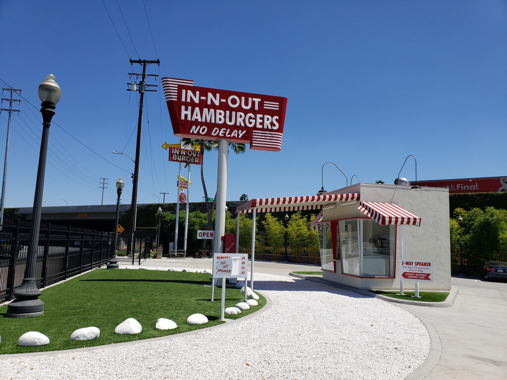 How Drive-Thru Restaurants Changed the Fast Food Industry
